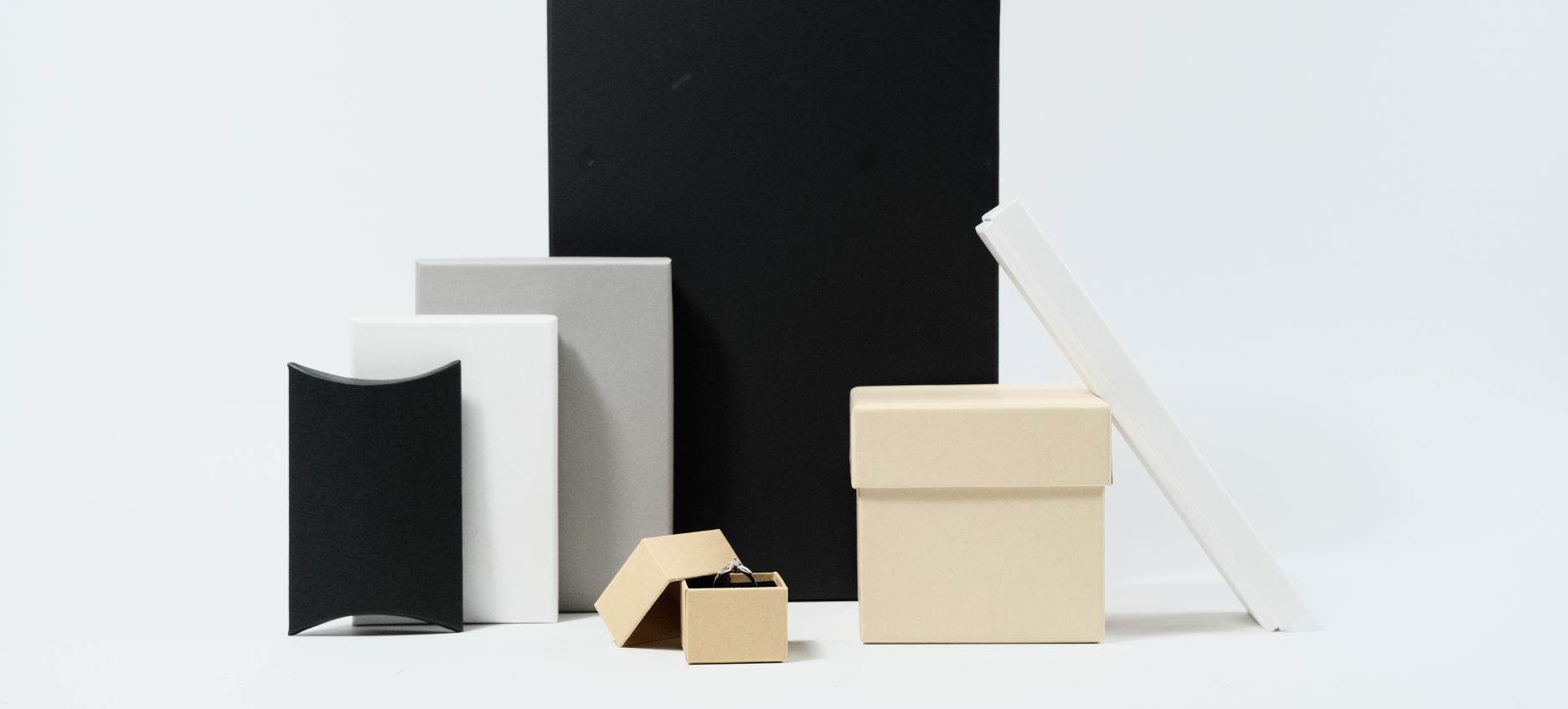 Cardboard gift boxes manufacturers store